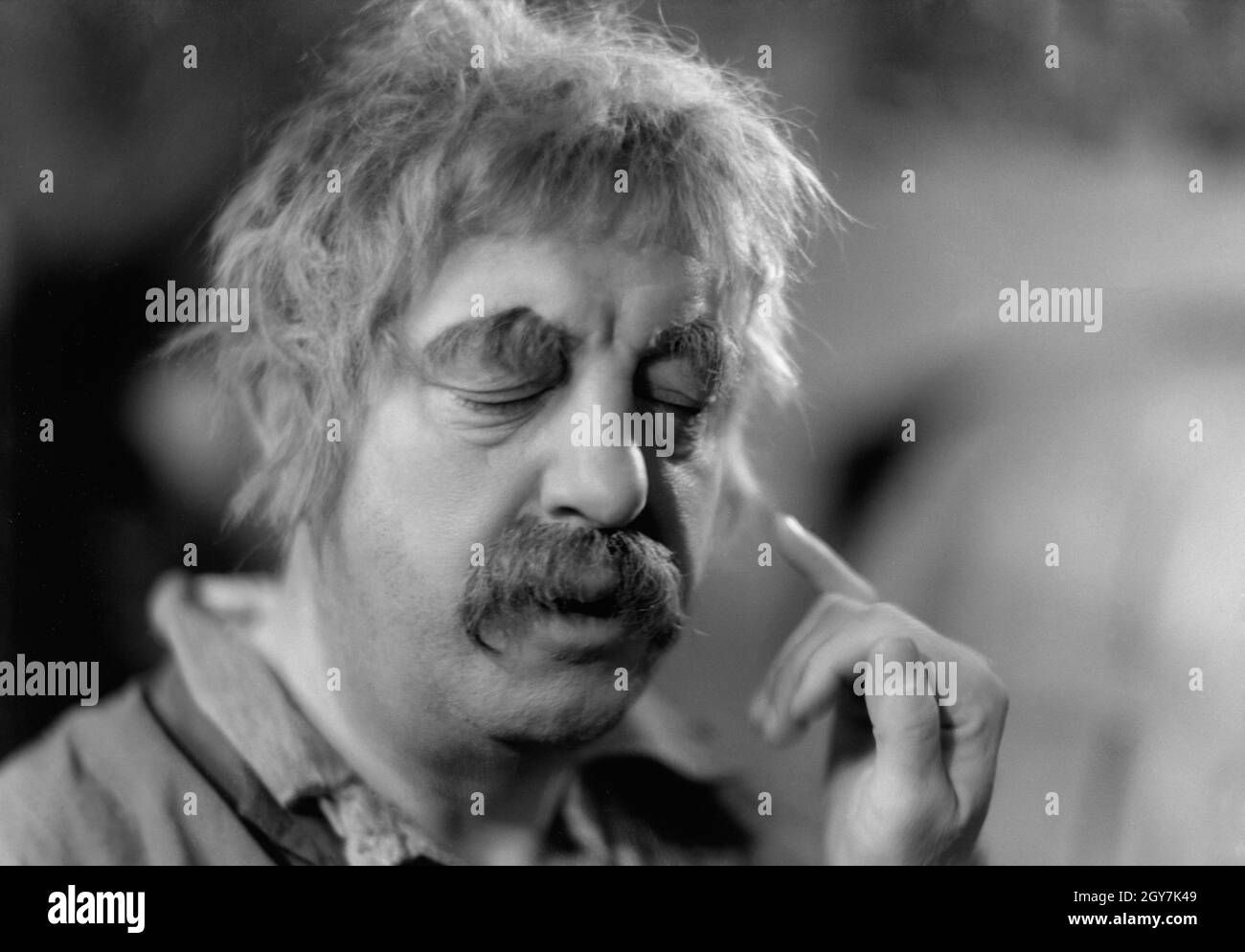 1934 france harry baur director hi-res stock photography and images - Alamy