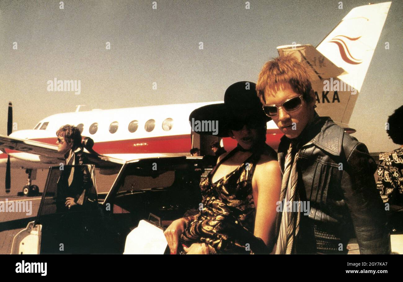 Velvet Goldmine Year : 1998 GB / USA Director : Todd Haynes Toni ...