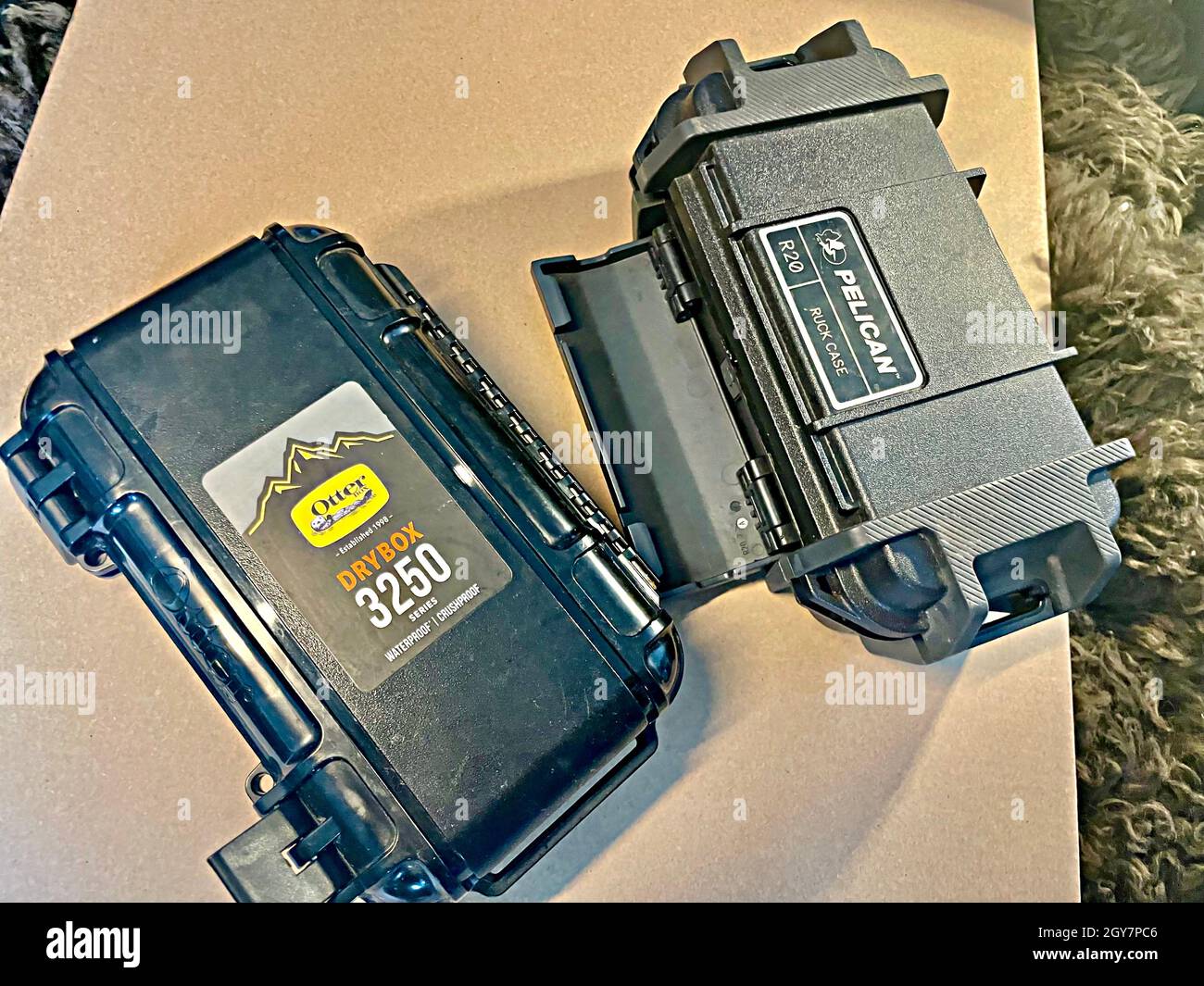 Small case hi-res stock photography and images - Alamy