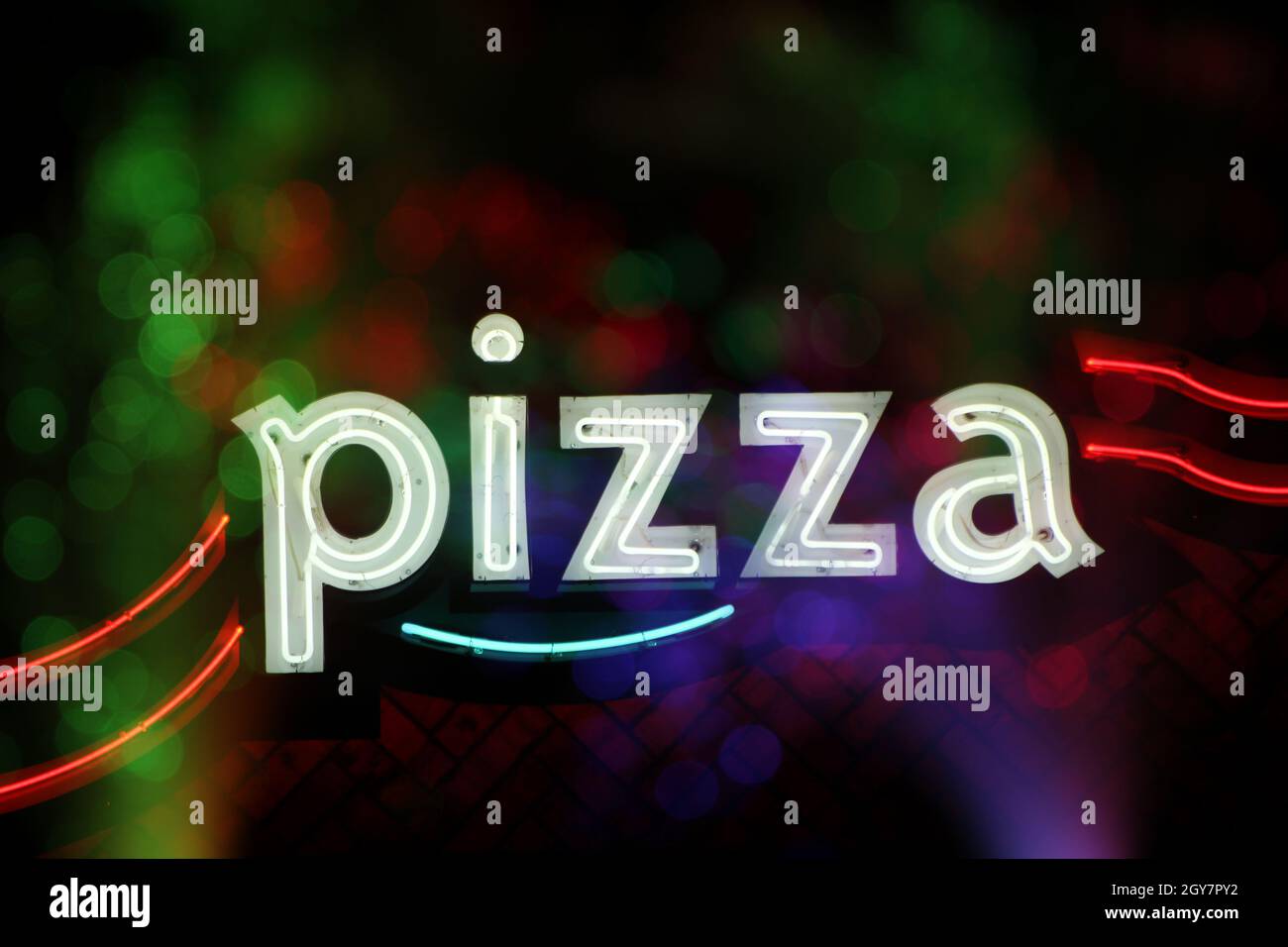 Neon pizza sign hi-res stock photography and images - Alamy