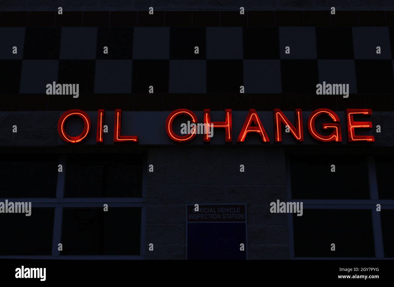 Neon Oil Change Sign at Service Department Stock Photo - Alamy