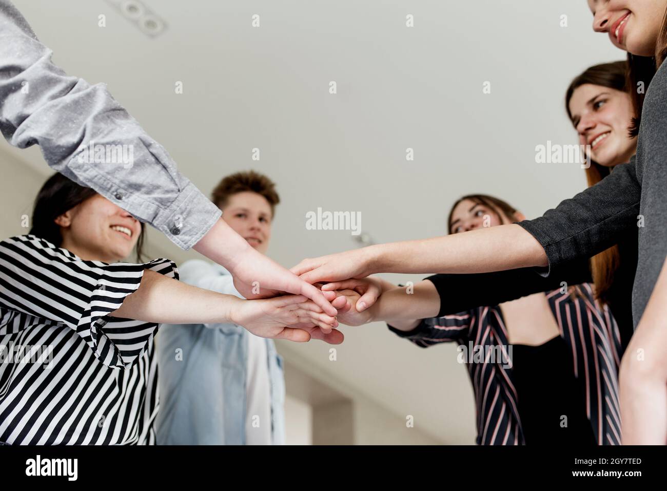 Friendship agreement hi-res stock photography and images - Alamy