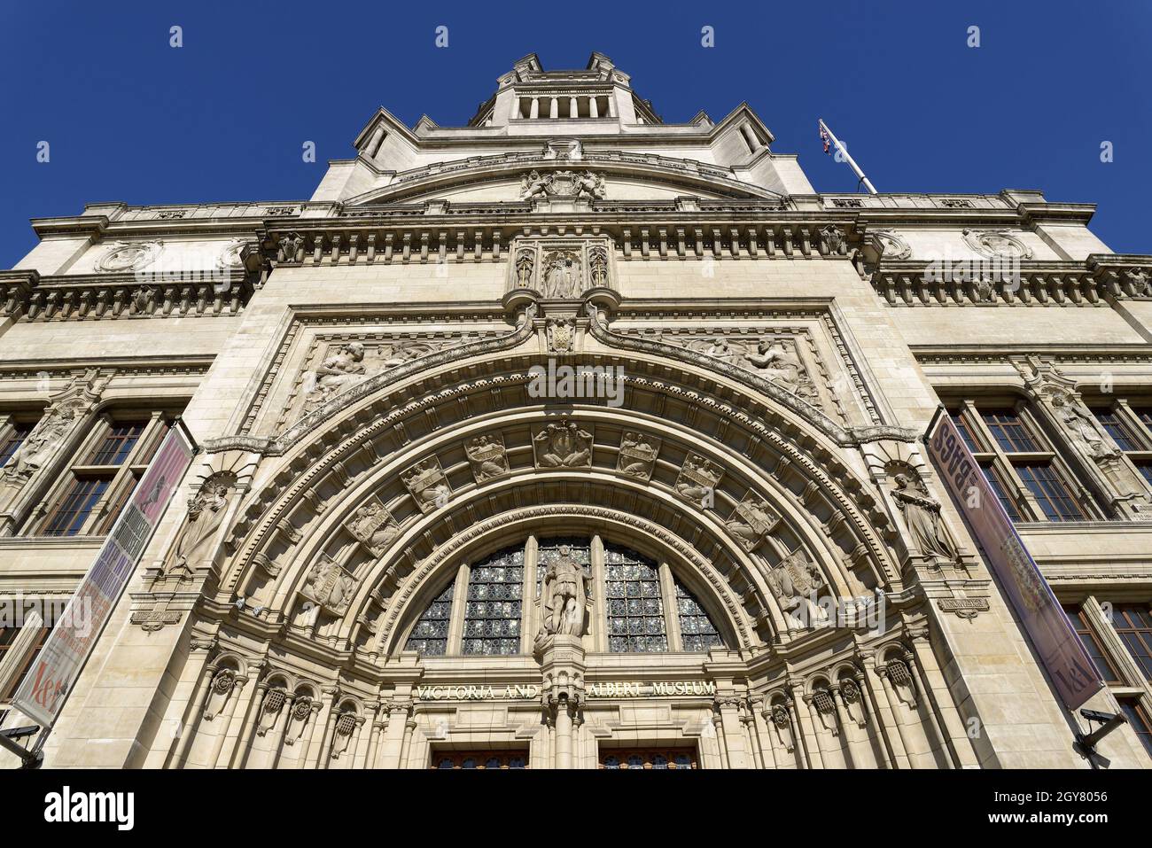 Cromwell road hi-res stock photography and images - Alamy