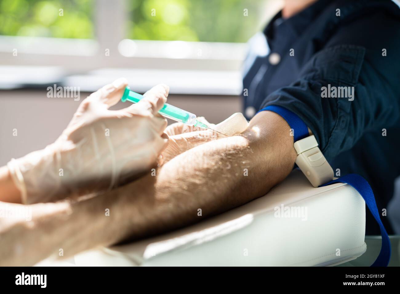 Patient Blood Draw by Doctor. People Donate And Test Stock Photo - Alamy