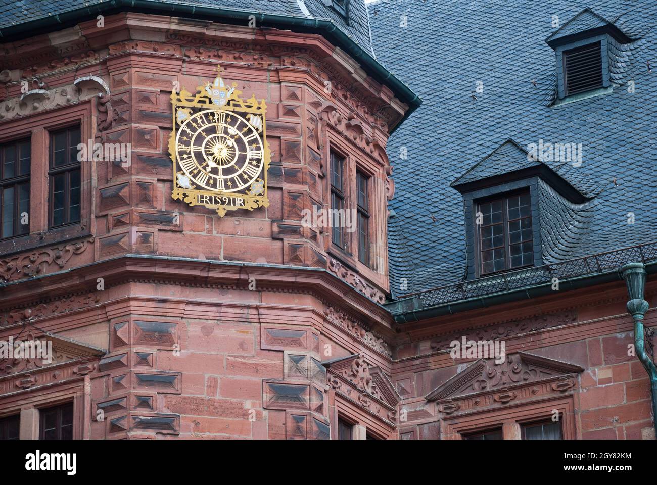 Uhrzeit turm hi-res stock photography and images - Alamy