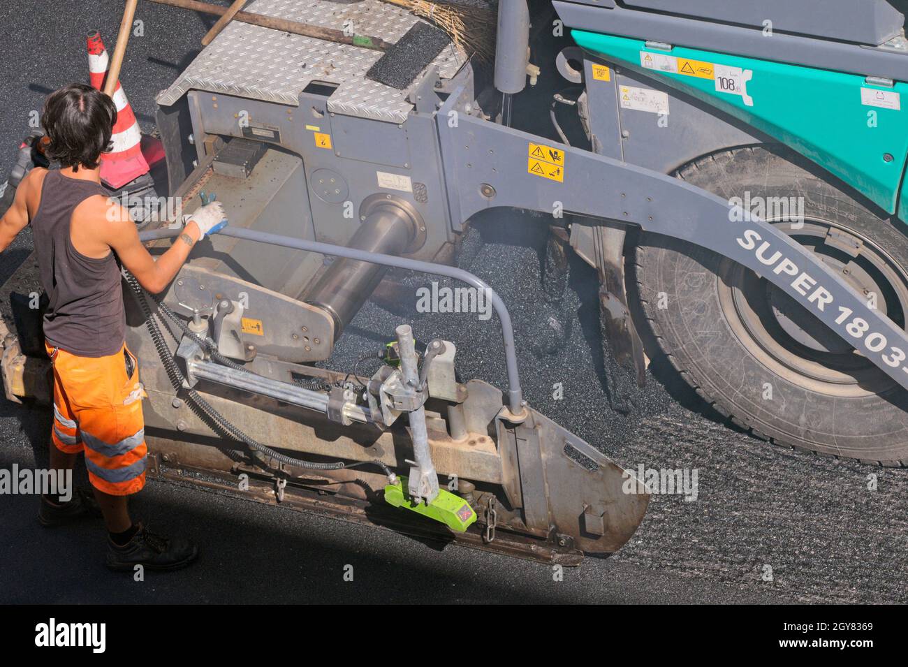 Paving machine hi-res stock photography and images - Alamy