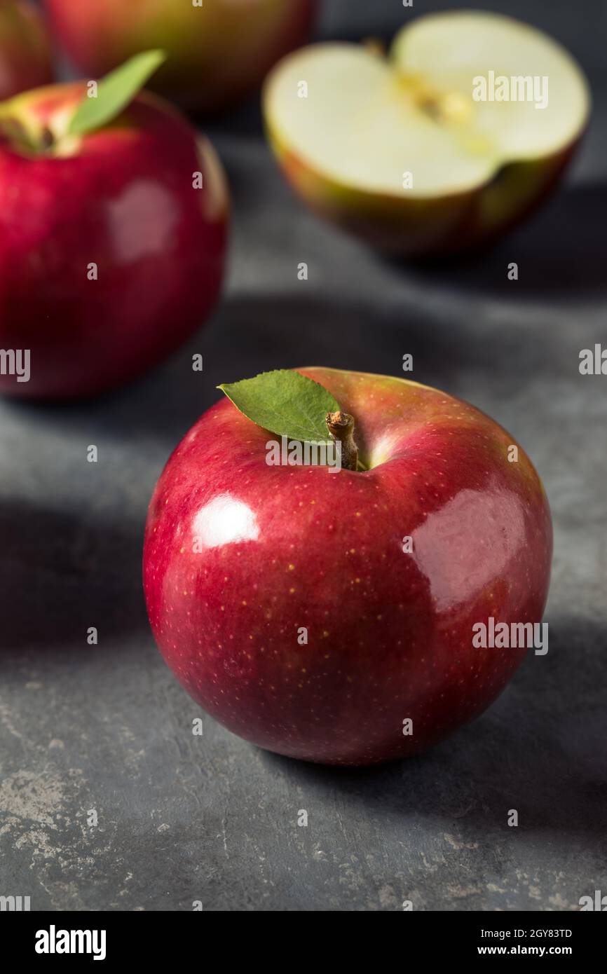 Mcintosh apples hi-res stock photography and images - Alamy