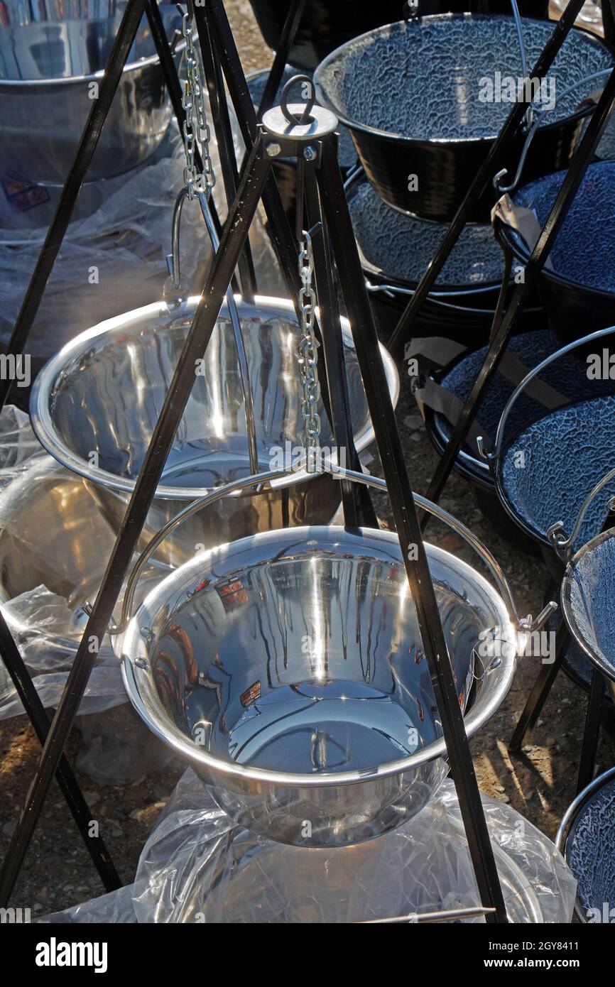 Aluminum cauldron hi-res stock photography and images - Alamy