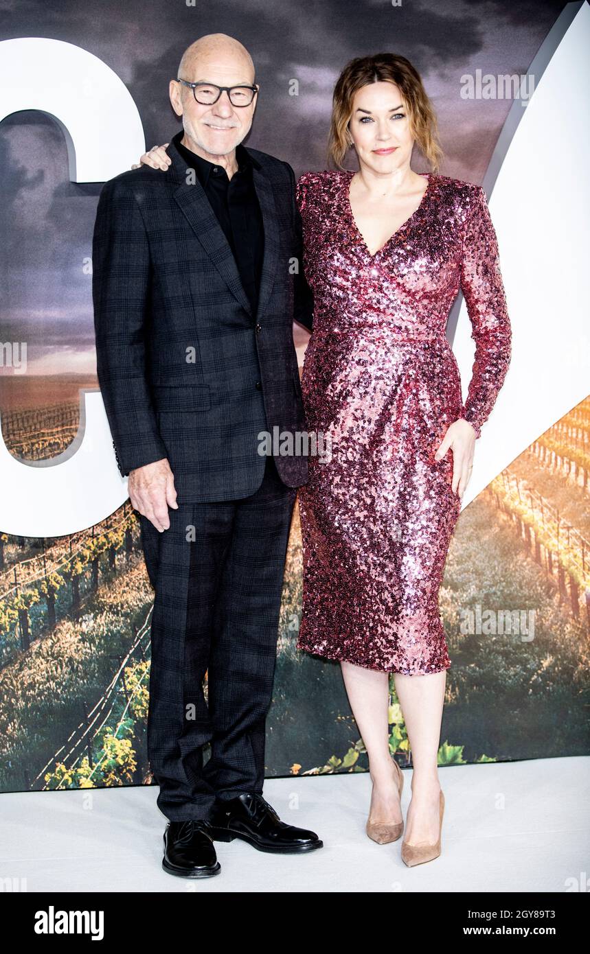 Season 2 pickard hi-res stock photography and images - Alamy