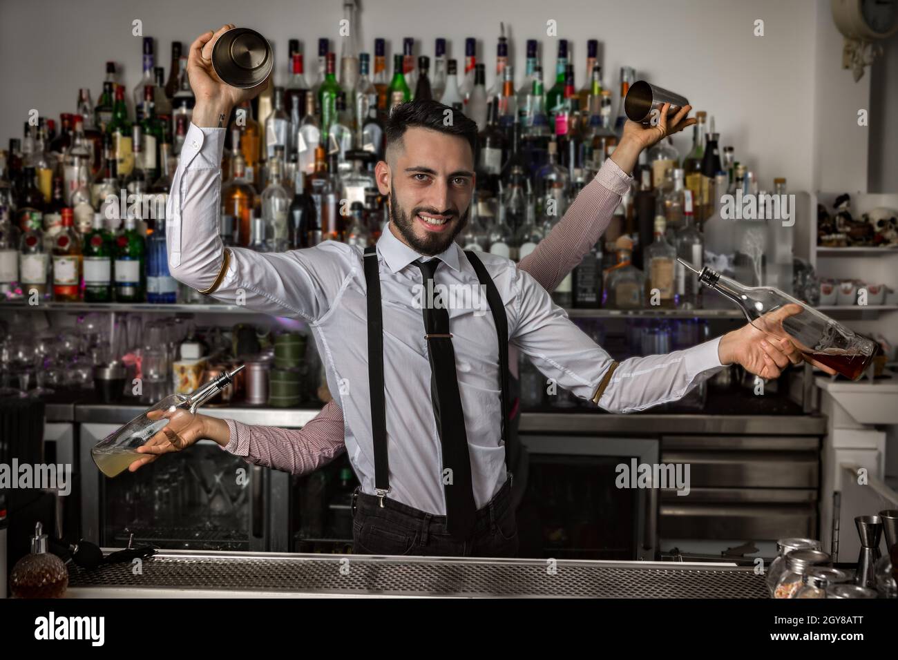 Liquor bottles behind bar hi-res stock photography and images - Alamy