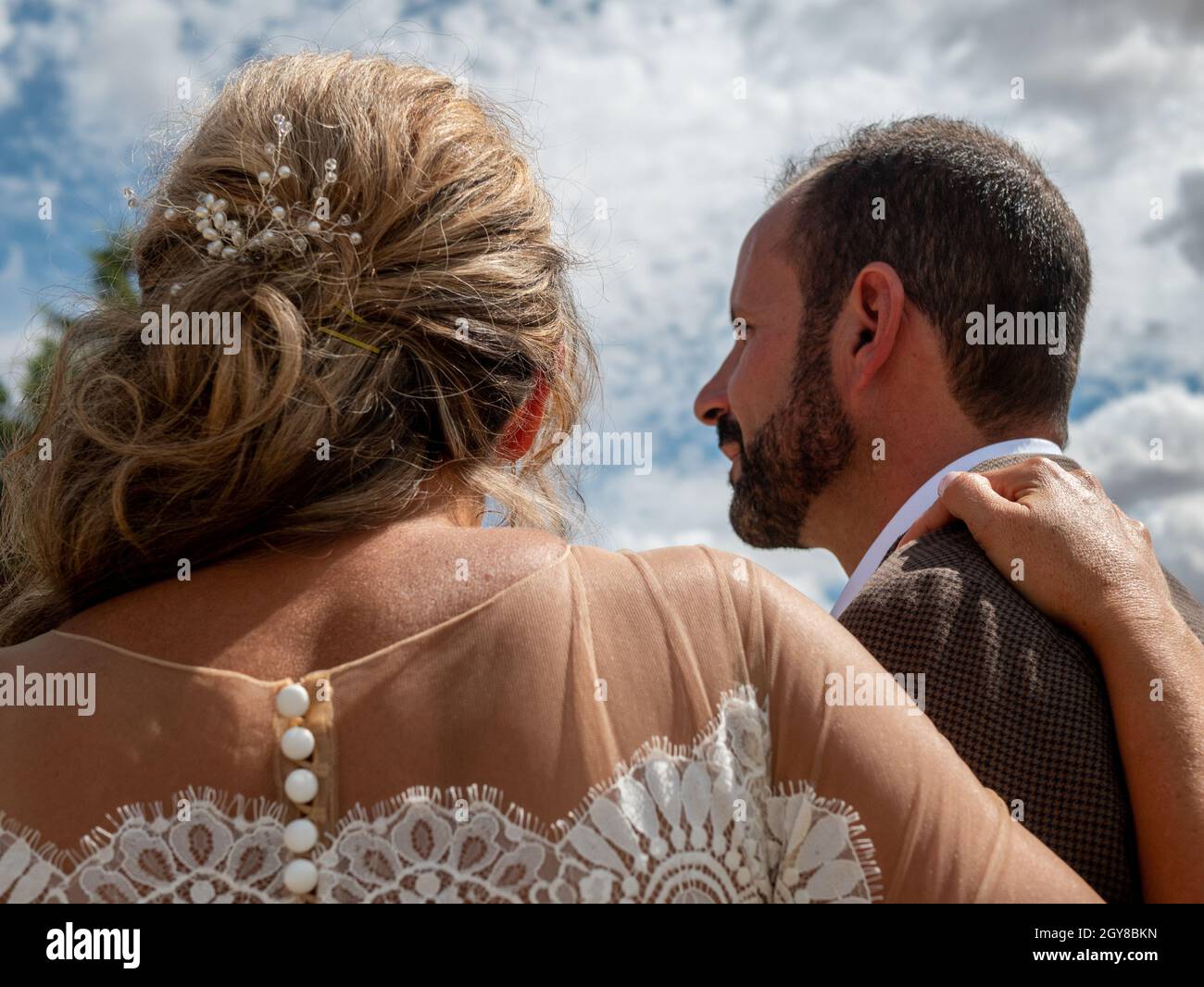 Spanish couple during the wedding ceremony Stock Photo - Alamy