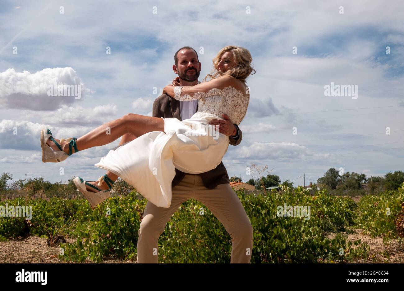 Spanish traditional bride hi-res stock photography and images - Alamy