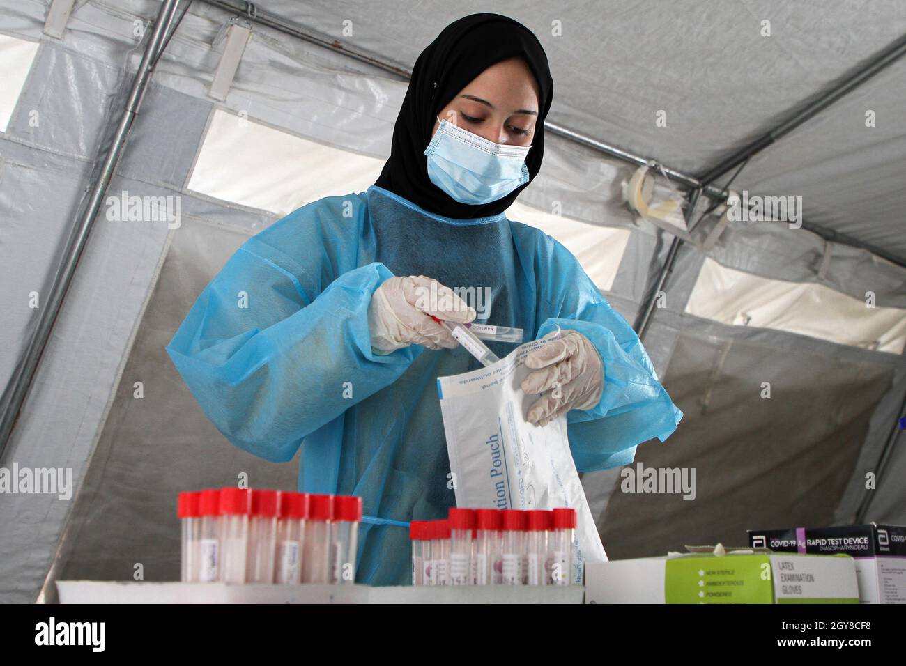 Covid 19 collected samples hi-res stock photography and images - Alamy