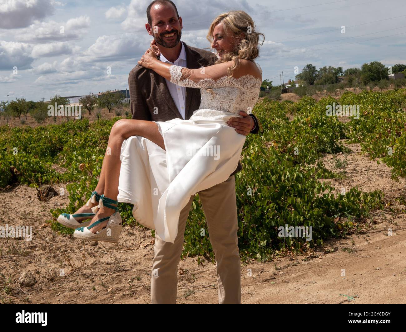 Spanish traditional bride hi-res stock photography and images - Alamy
