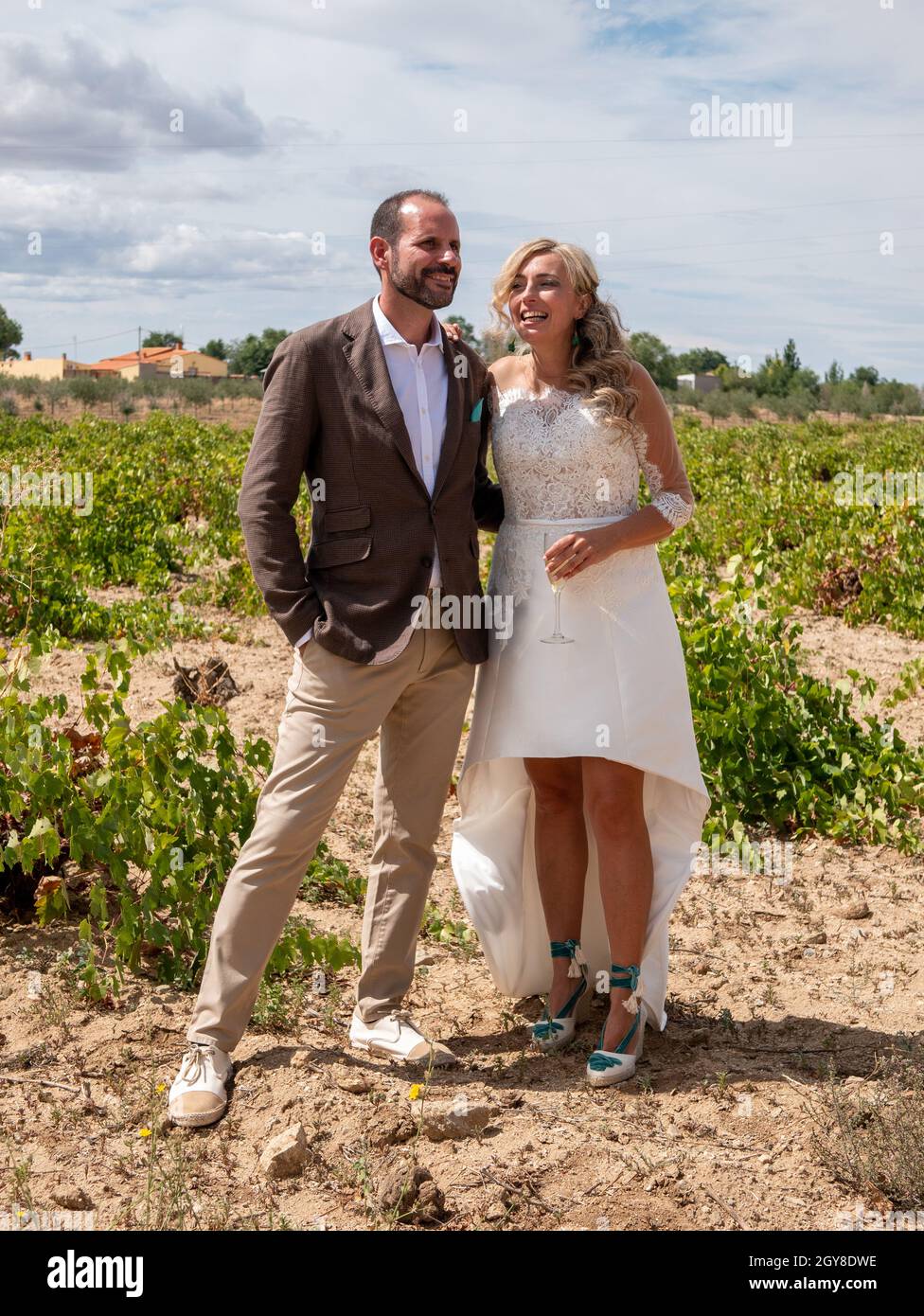 Happy Spanish couple during the wedding ceremony Stock Photo - Alamy