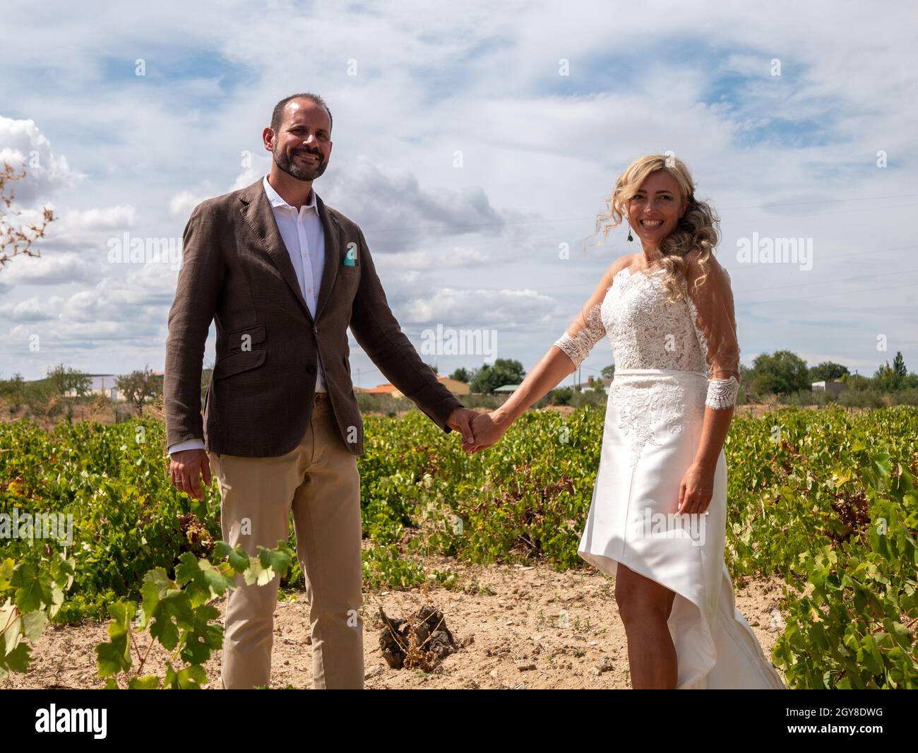 Happy Spanish couple during the wedding ceremony Stock Photo - Alamy