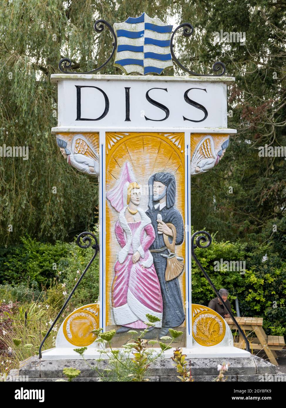 Diss town sign in Norfolk, UK Stock Photo - Alamy