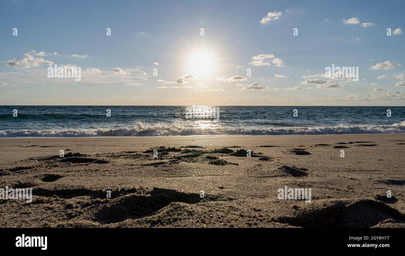 Early morning sunrise miami hi-res stock photography and images - Alamy