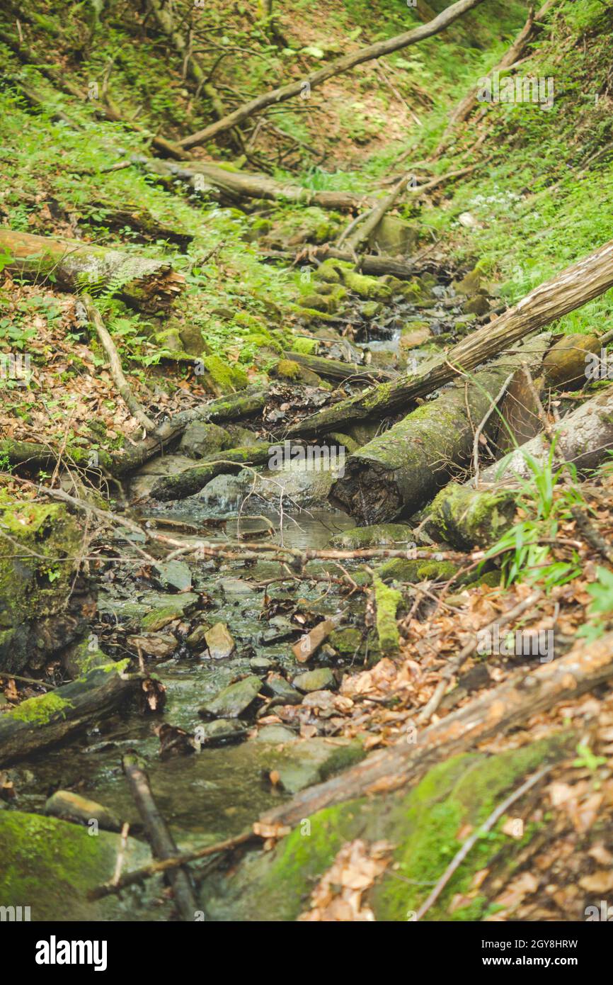 V shaped valley hi-res stock photography and images - Alamy