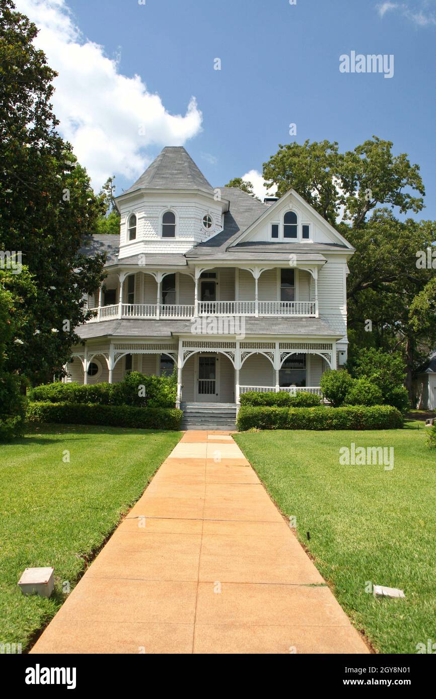 Historic Victorian Home in Rural East Texas Stock Photo - Alamy