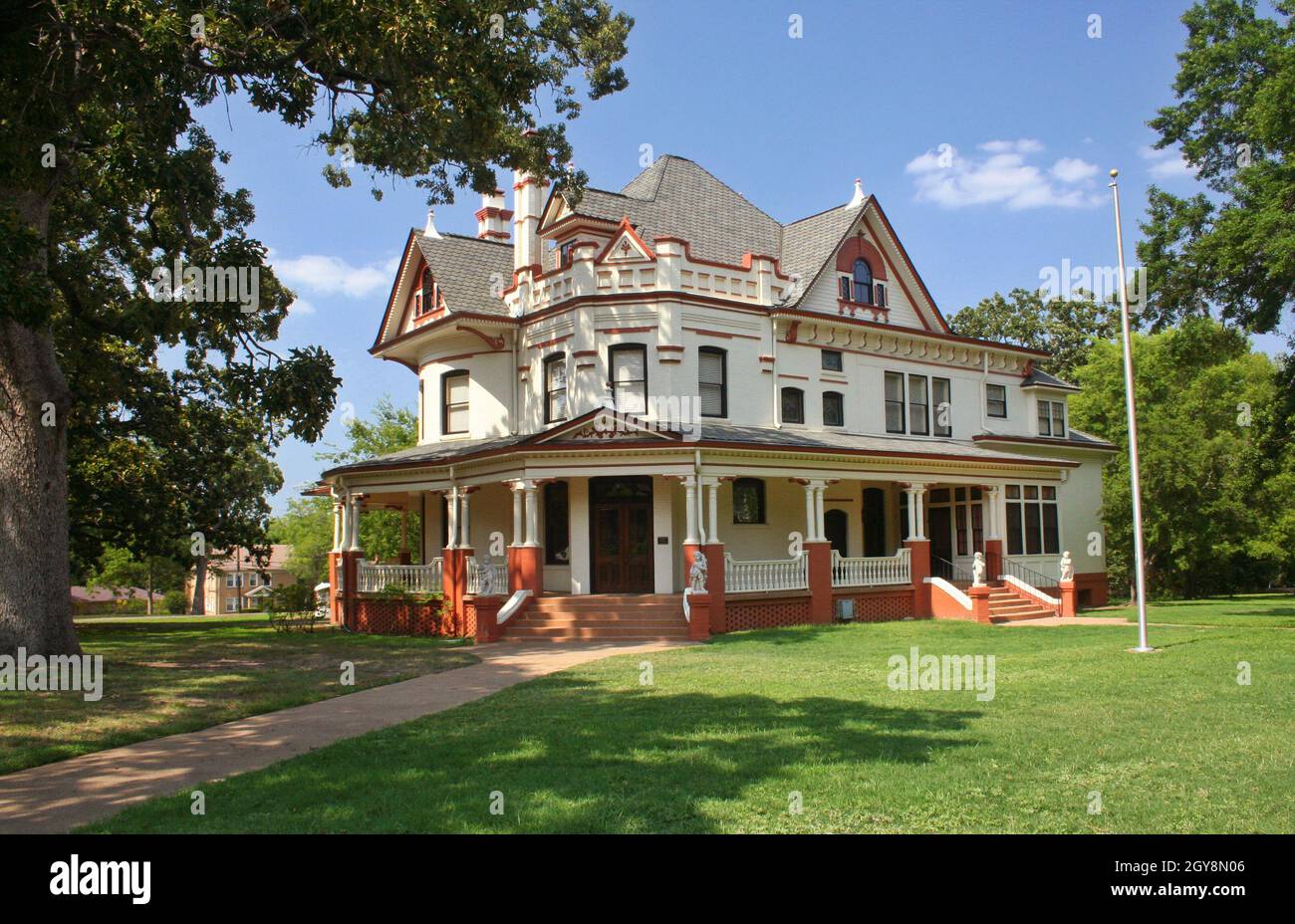Historic Mansion in Rural Small Town, Tyler Tx Stock Photo - Alamy