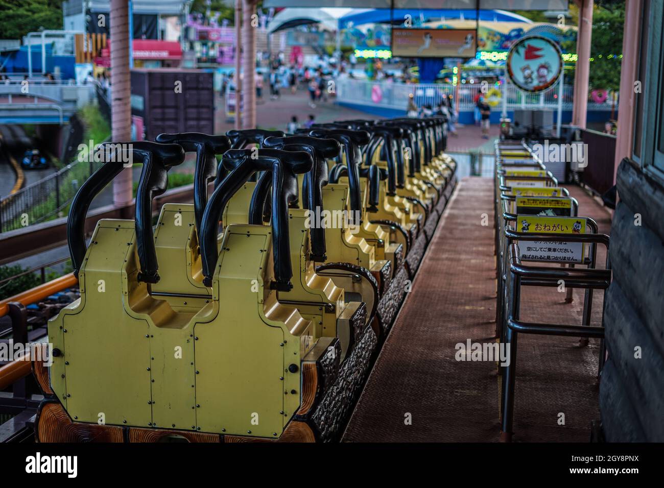 Thrill rides hi-res stock photography and images - Alamy