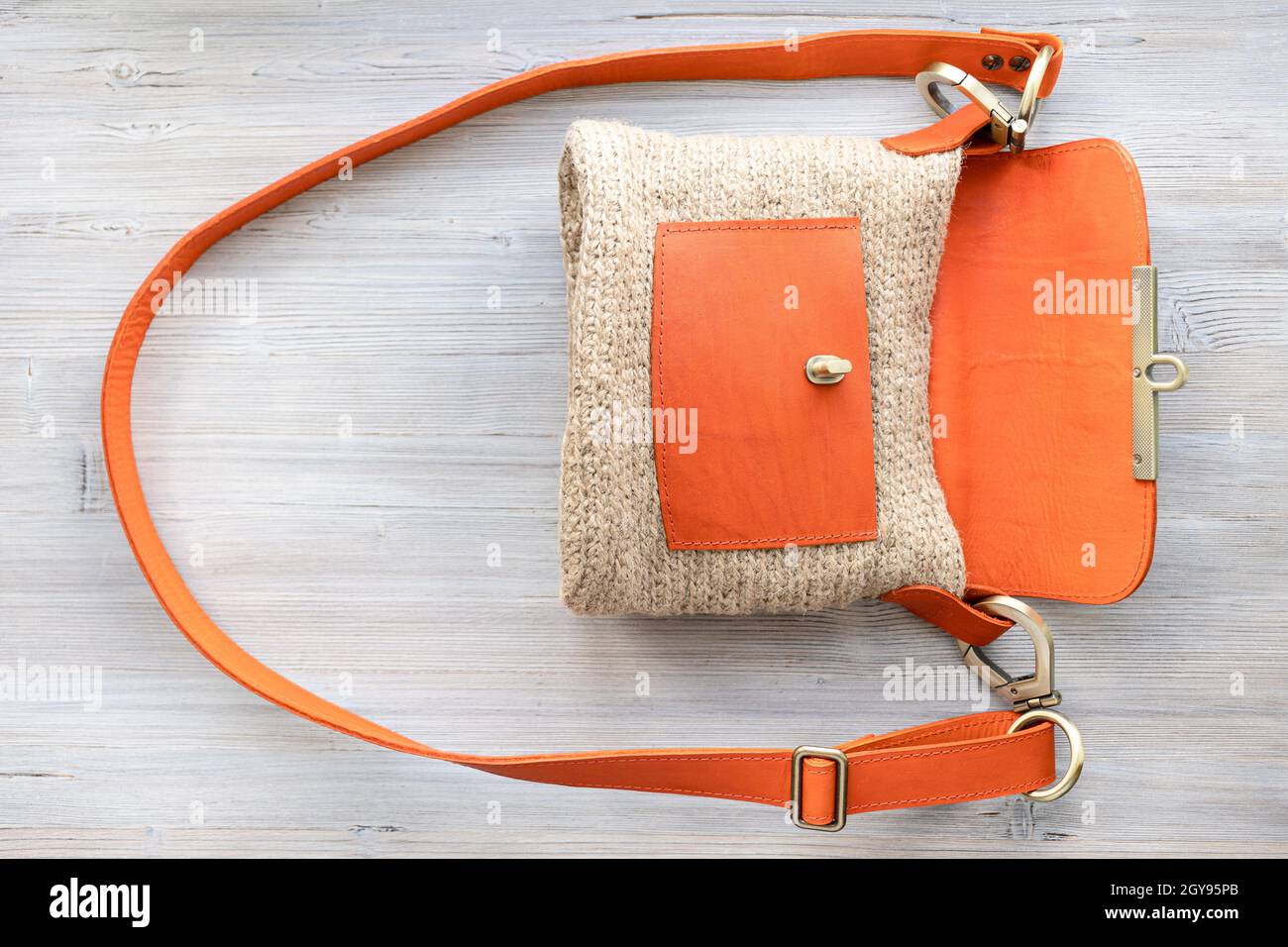 Body bag hi-res stock photography and images - Alamy