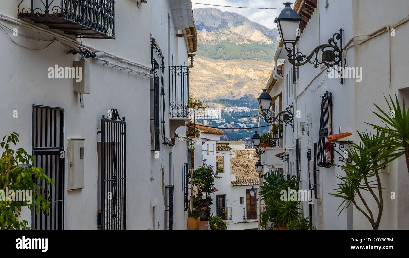 Architecture in the Mediterranean white village of Altea, Alicante ...