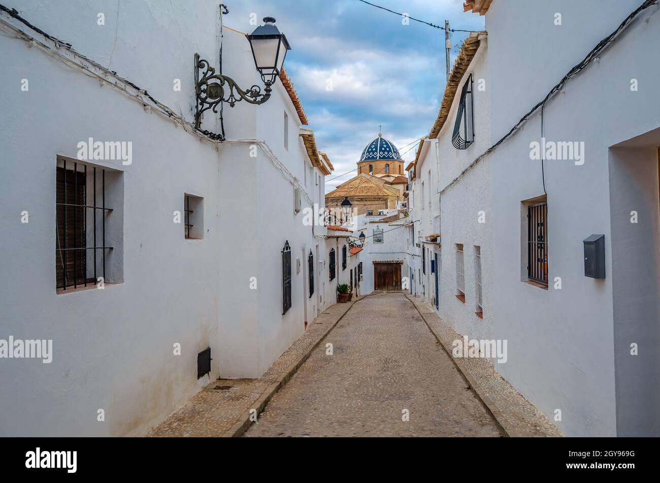 Architecture in the Mediterranean white village of Altea, Alicante ...