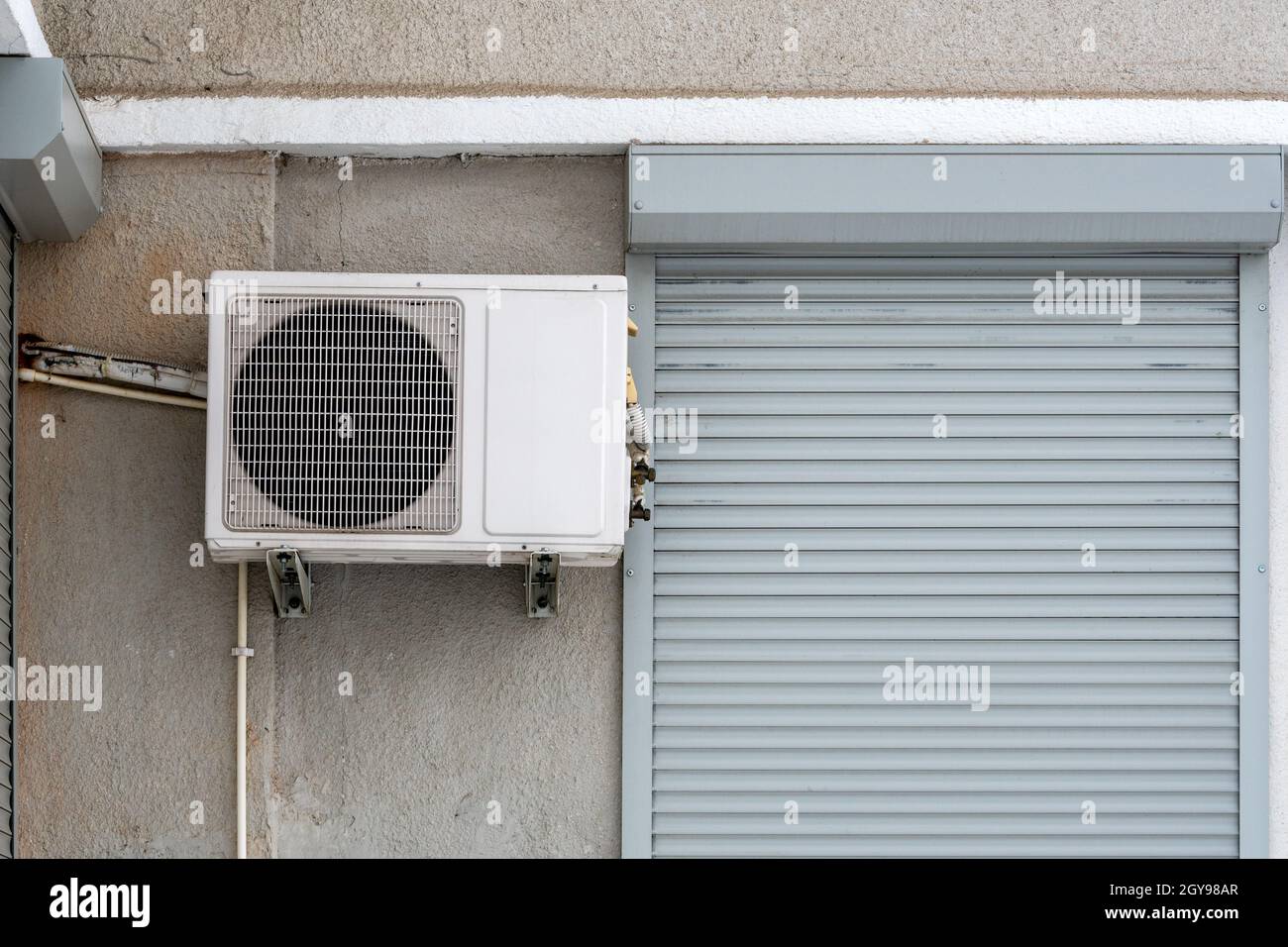 Air conditioner compressor hi-res stock photography and images - Alamy