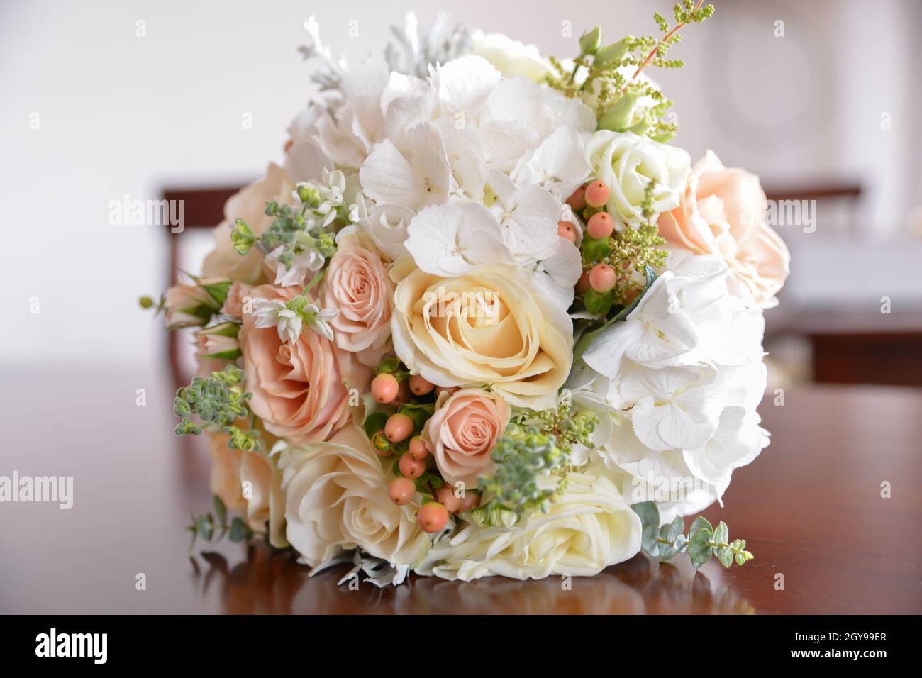 flower bouquet arrangements for wedding reception Stock Photo - Alamy