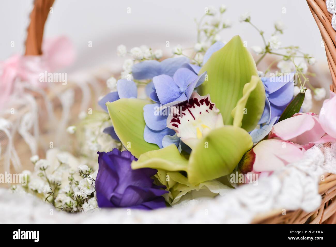 flower bouquet arrangements for wedding reception Stock Photo - Alamy