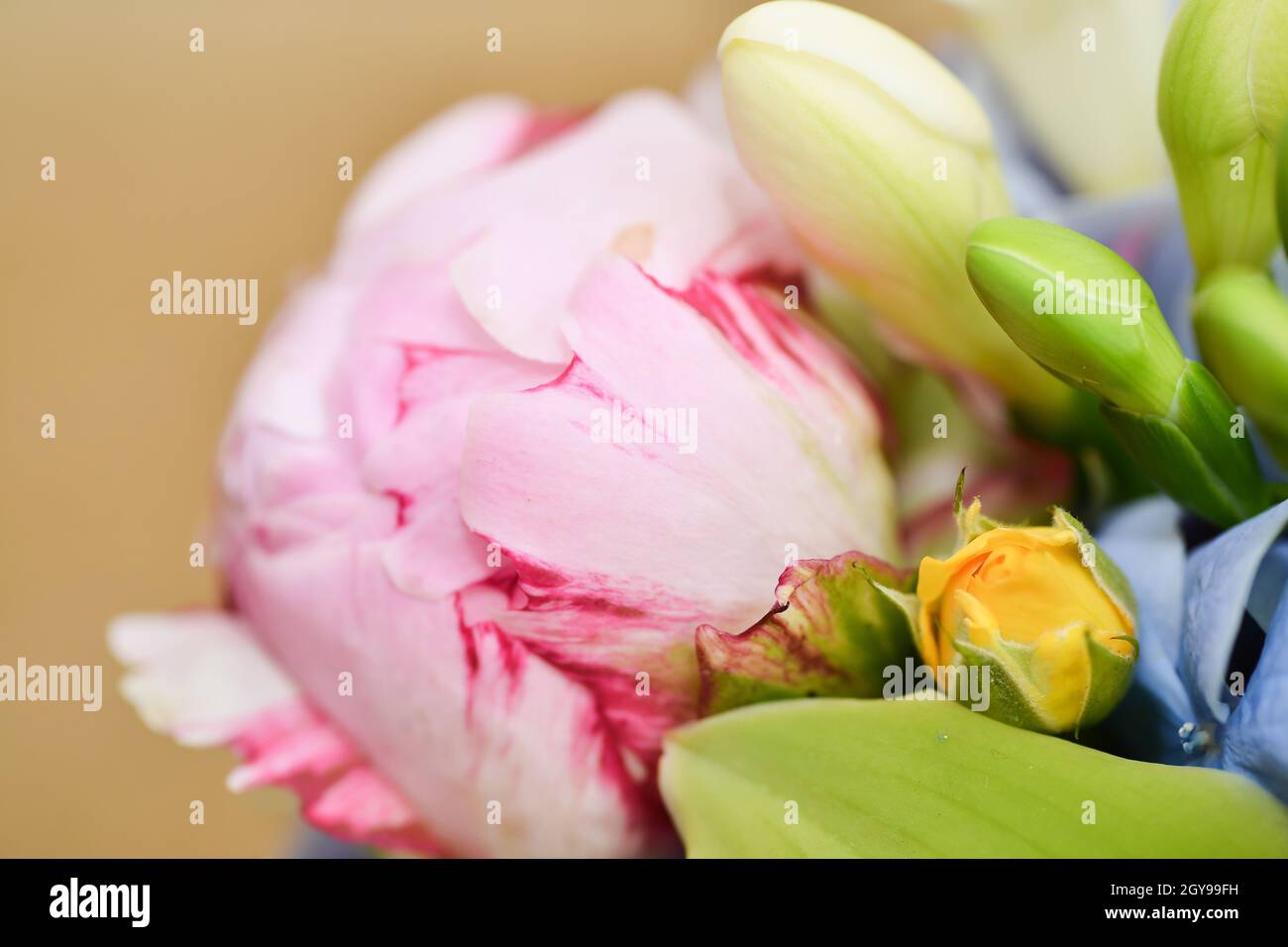 flower bouquet arrangements for wedding reception Stock Photo - Alamy