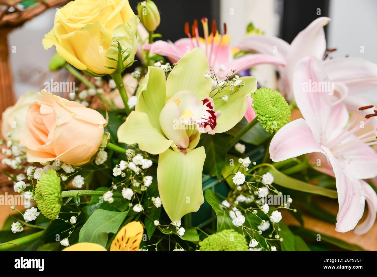 flower bouquet arrangements for wedding reception Stock Photo - Alamy