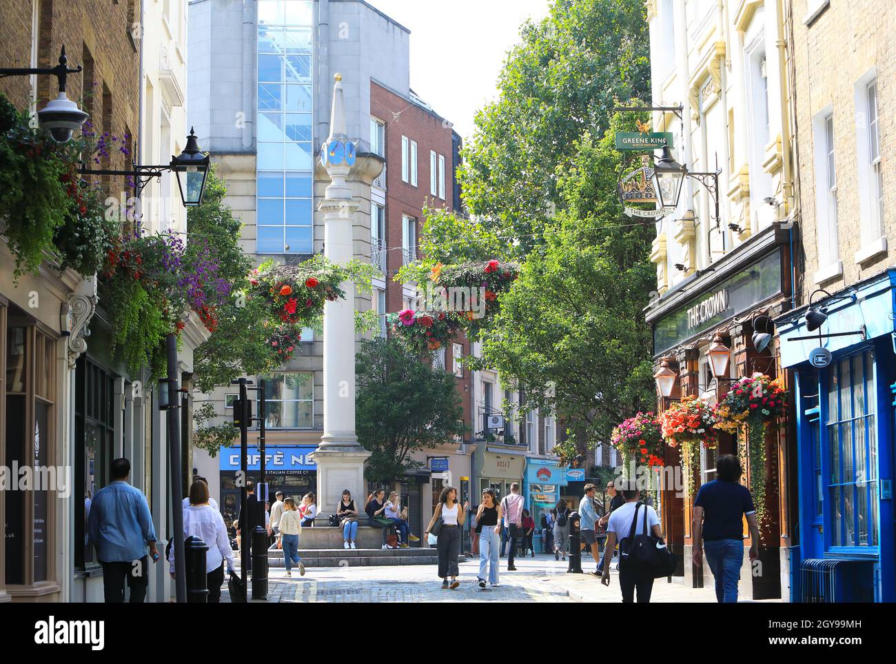 The Sundial Pillar at the heart of the historical Seven Dials shopping ...