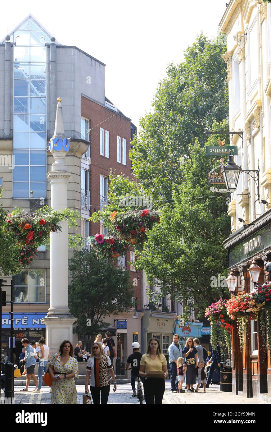 The Sundial Pillar at the heart of the historical Seven Dials shopping ...