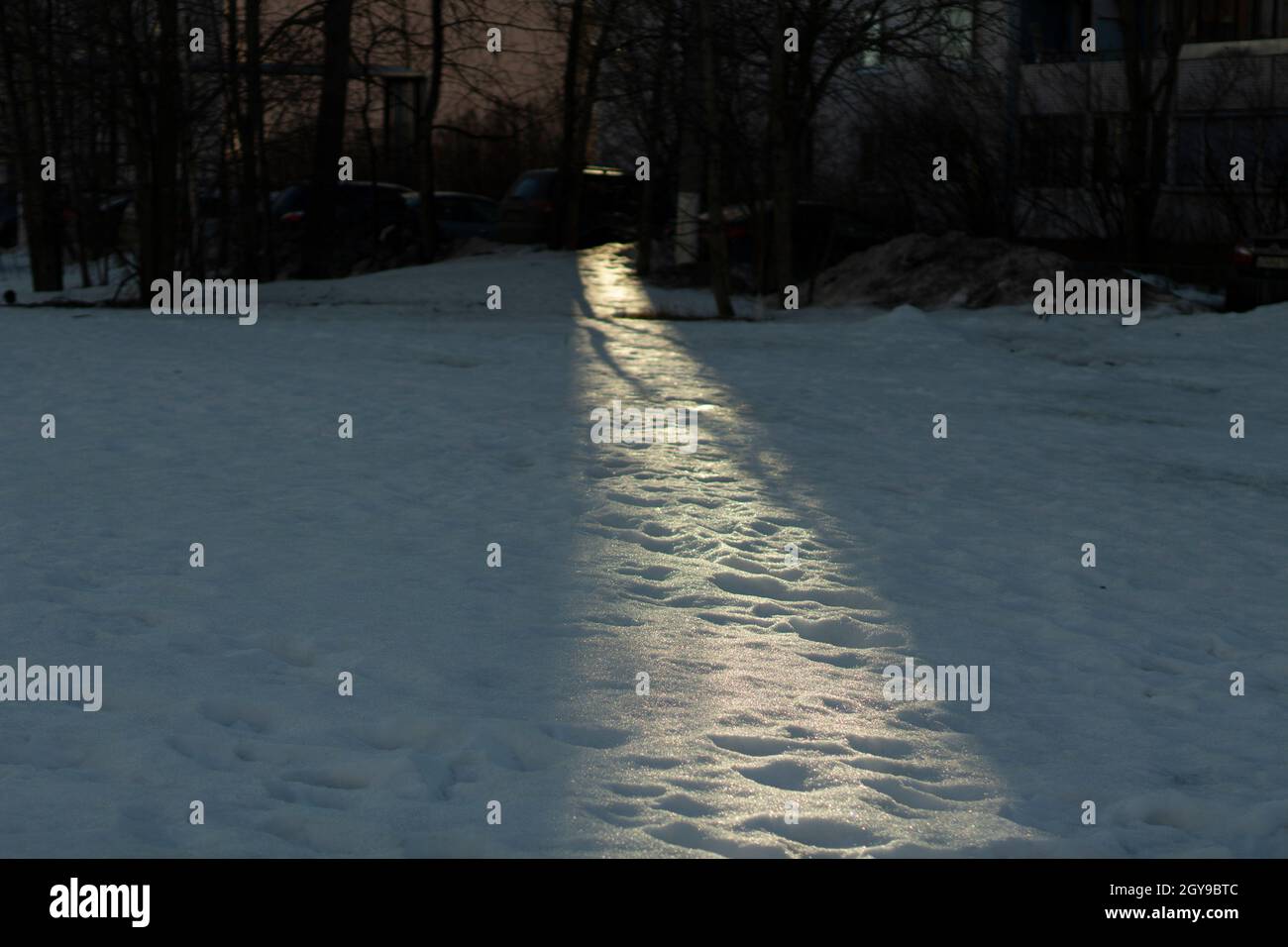 Falling snow on transparent background hi-res stock photography and ...