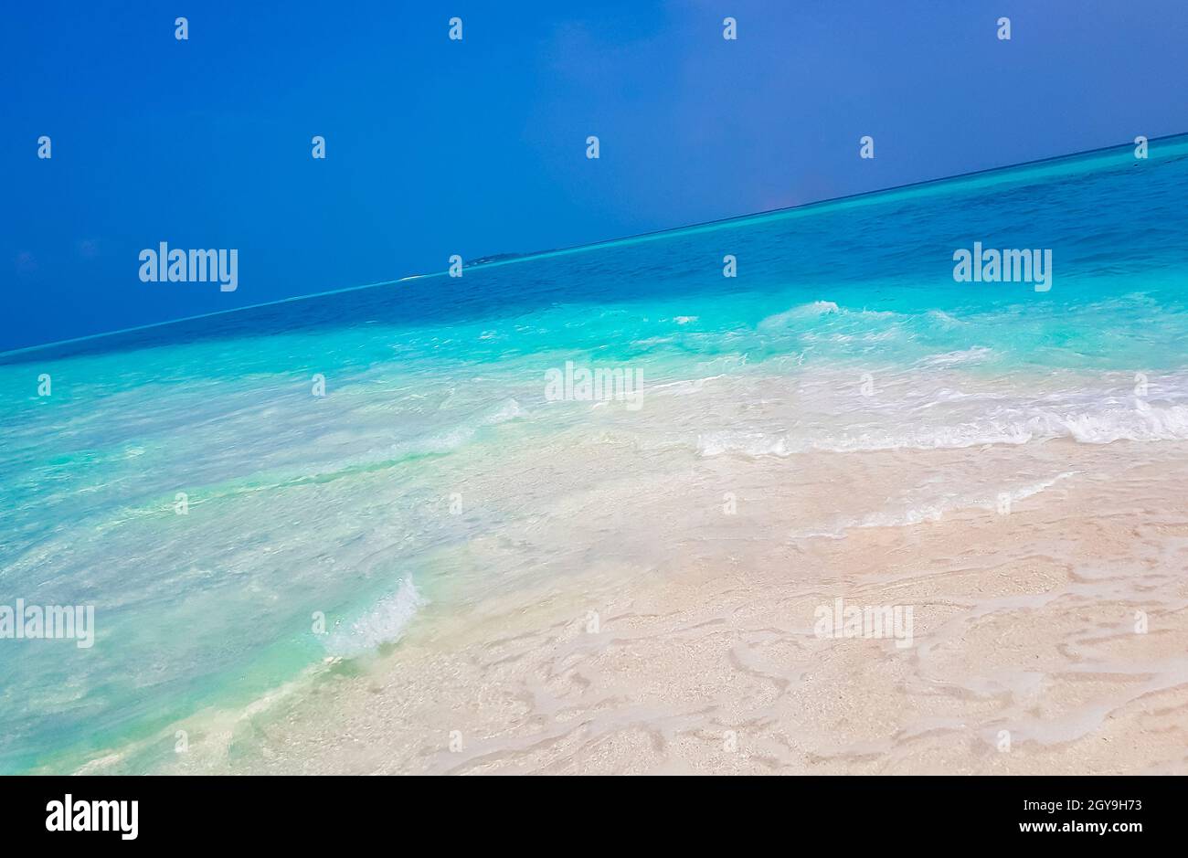Madivaru finolhu rasdhoo maldives hi-res stock photography and images ...