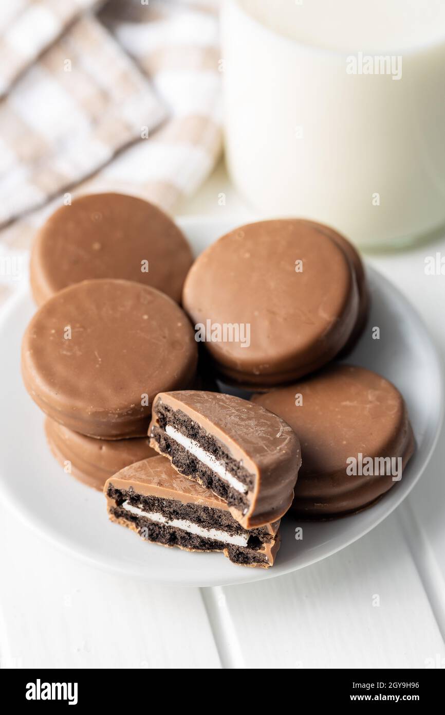 Plate sweet biscuits digestive hi-res stock photography and images - Alamy
