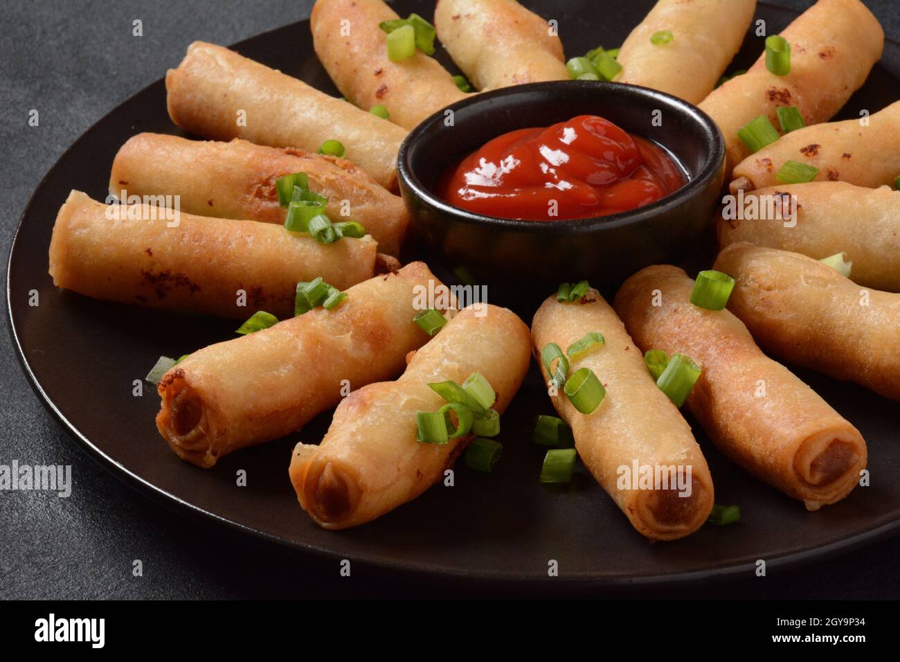 Deep Fried Turkish Cigar Shaped Rolls - Spring roll Sigara Borek ...