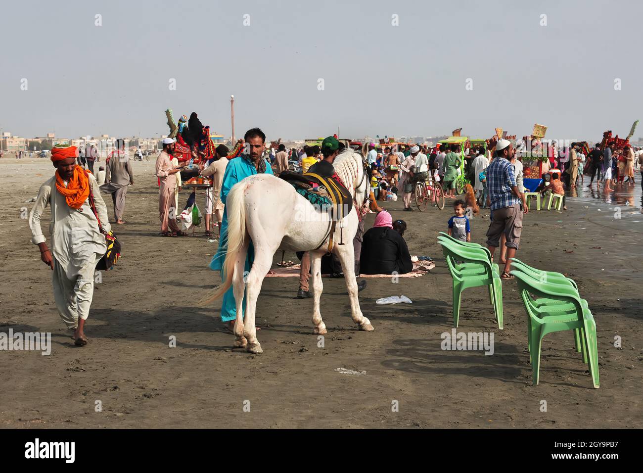 Lifestyle in Clifton Beach in Karachi, Pakistan Stock Photo - Alamy