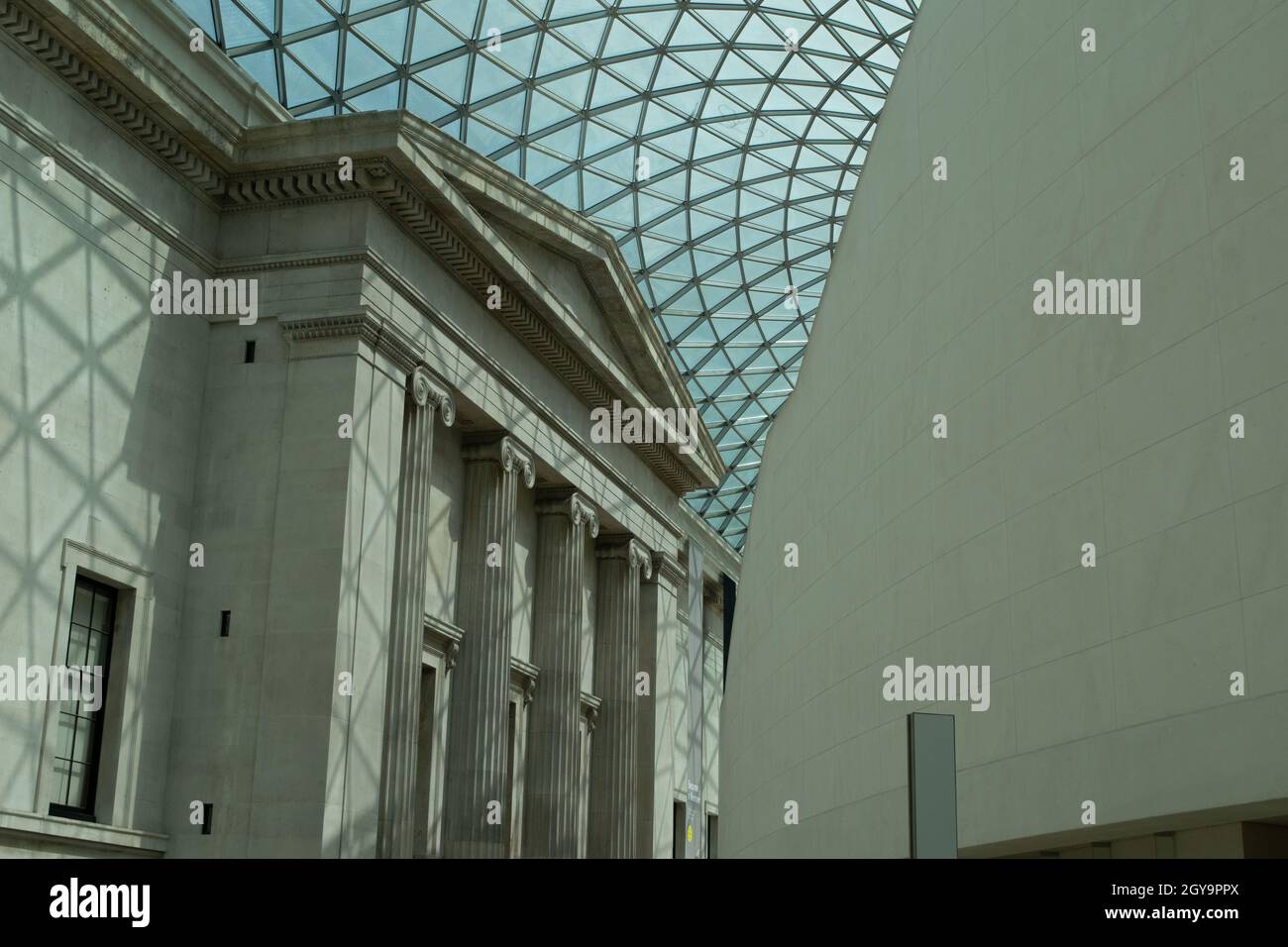 London, England - JUNE 16, 2018: Greek style facade under the glass ...