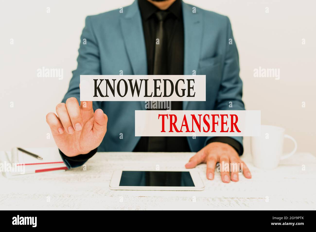 Knowledge transfer hi-res stock photography and images - Alamy