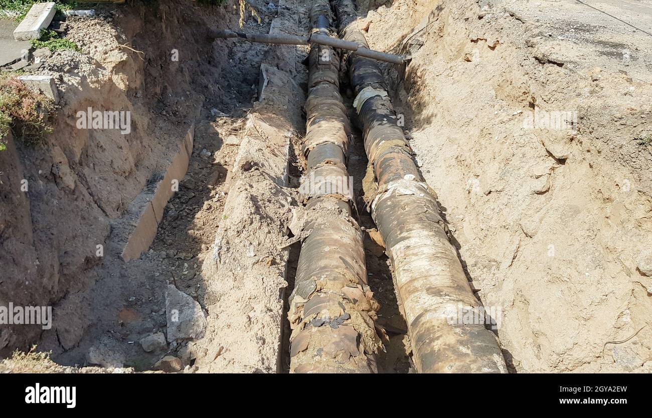 District reconstruction of the street of the district heating pipeline and the replacement of ...