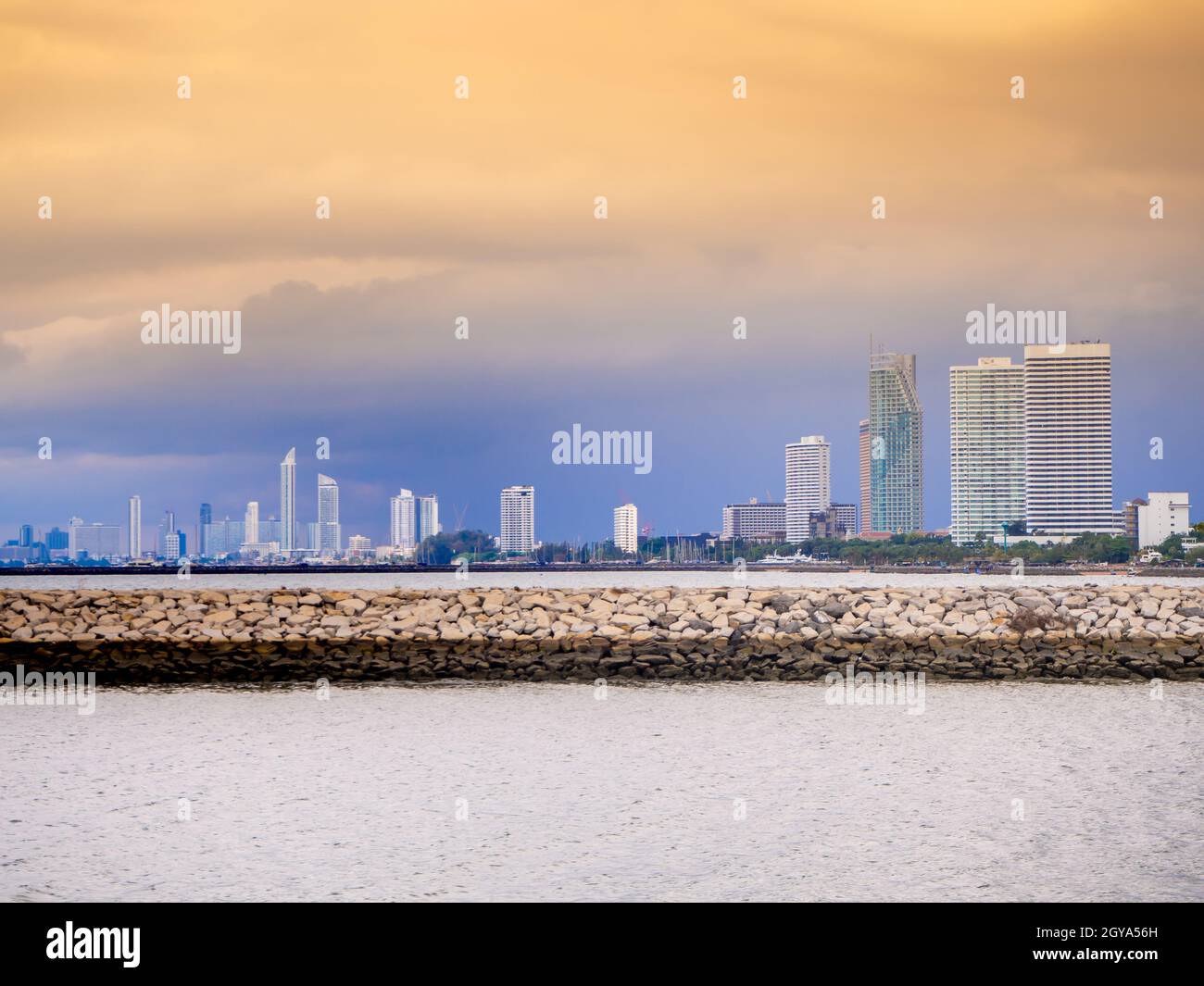 high Building in Pattaya Beach and beautiful blue sea Stock Photo - Alamy