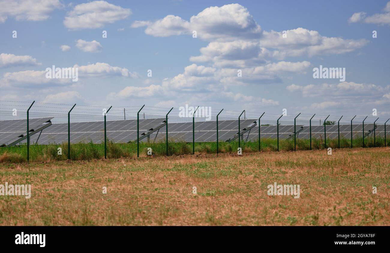 solar panels in the middle of a field on a sunny day, Ukraine Stock ...