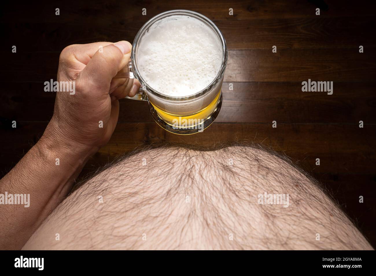 Beer belly guy hi-res stock photography and images - Alamy