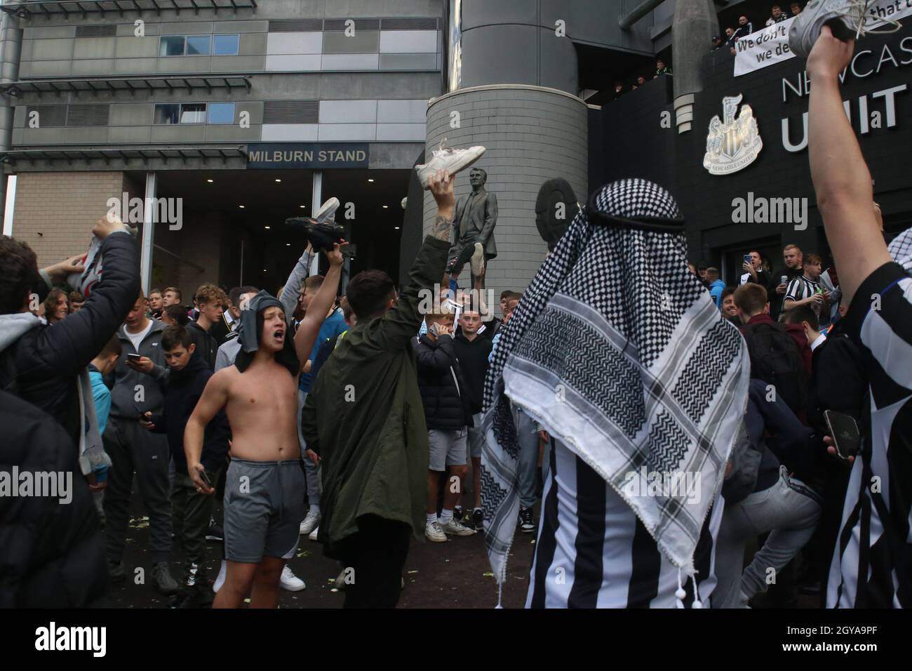 St james park takeover celebrations hi-res stock photography and images ...