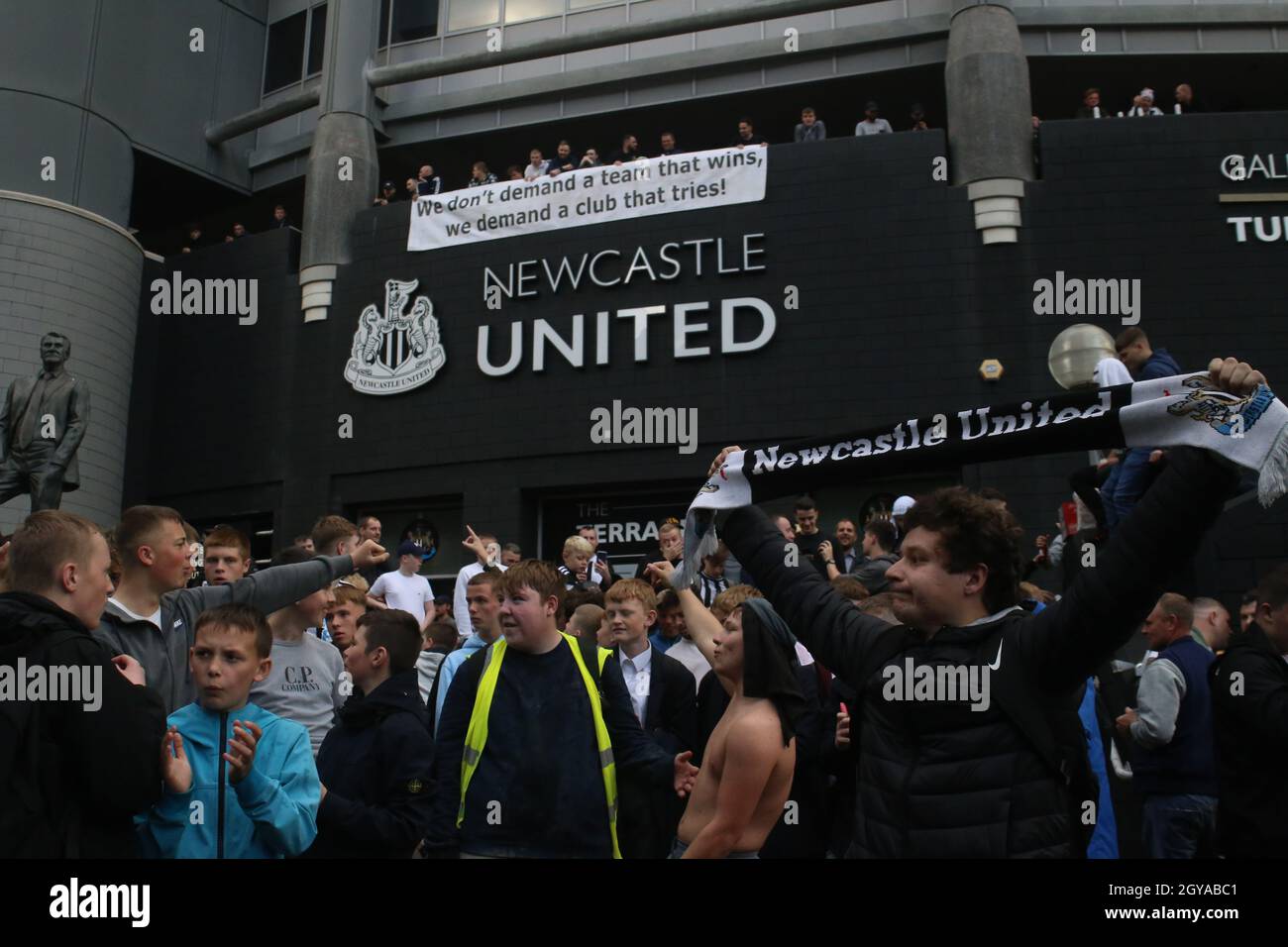 St james park takeover celebrations hi-res stock photography and images ...