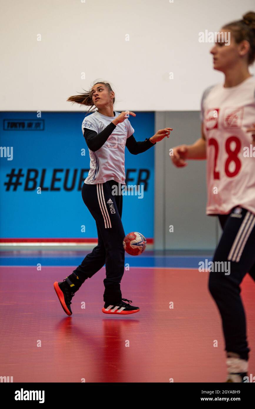 Laura glauser hi-res stock photography and images - Alamy